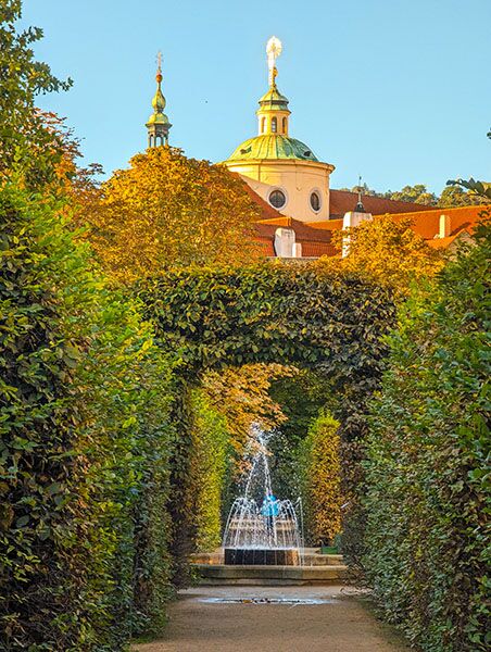 5 Most Beautiful Gardens in Prague - Pineapple on the road